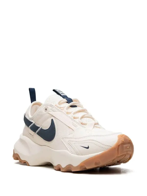 Nike Tc 7900 Sneakers - Neutrals