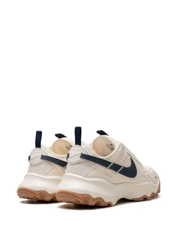 Nike Tc 7900 Sneakers - Neutrals