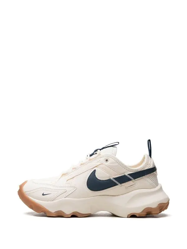 Nike Tc 7900 Sneakers - Neutrals