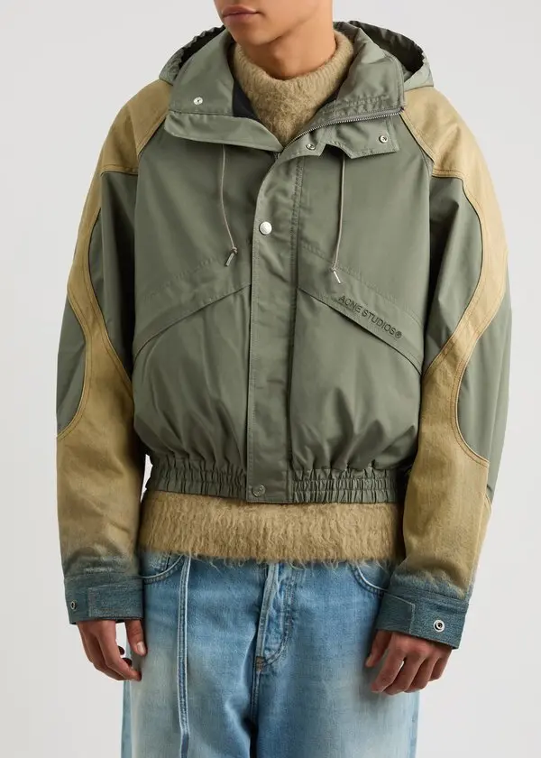 Acne Studios フーデットジャケット Acne Studios Hooded Panelled Shell Jacket - Green | Editorialist