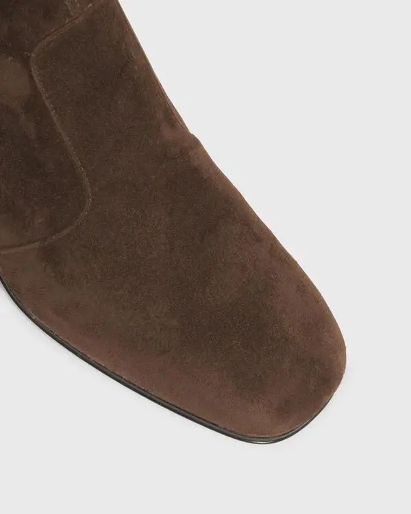 ROGER VIVIER Tres Vivier Suede Buckle Ankle Booties - Noce