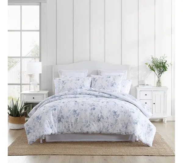 Laura Ashley Belinda Blue King Comforter Sham S T - One-color