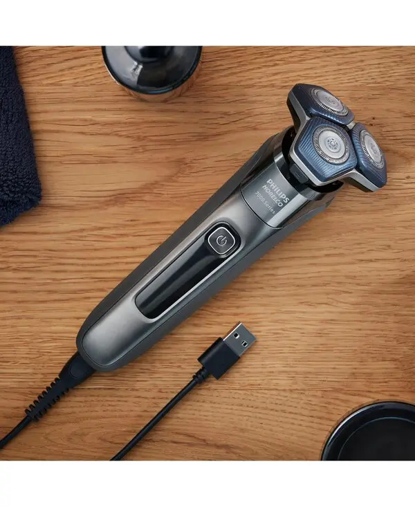 NORELCO Philips Shaver 7200
