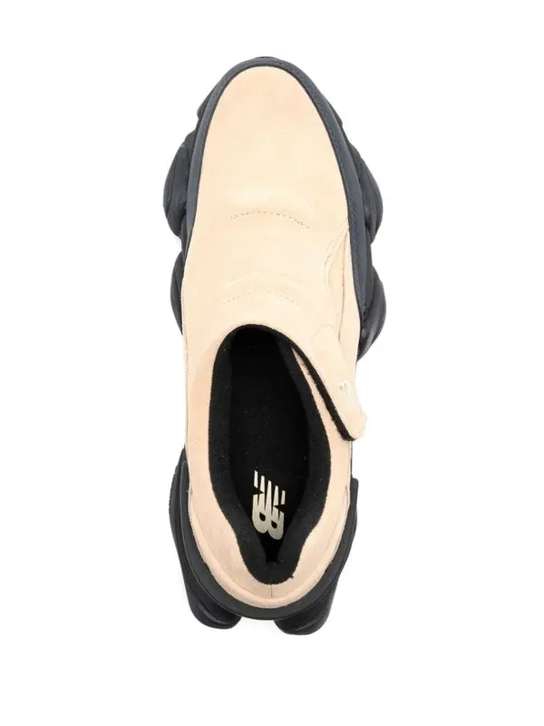 NEW BALANCE 8040 Sneakers - Brown