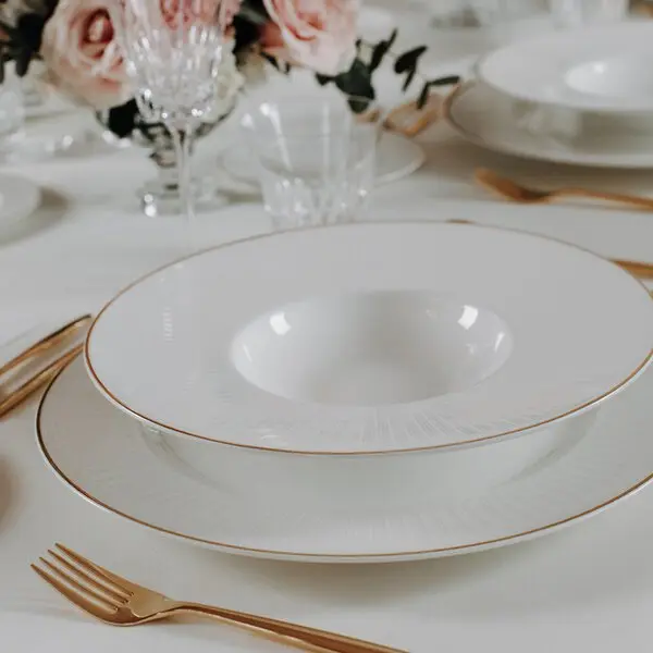 VILLEROY & BOCH Chateau Septfontaines Gold Rim Dinner Bowl