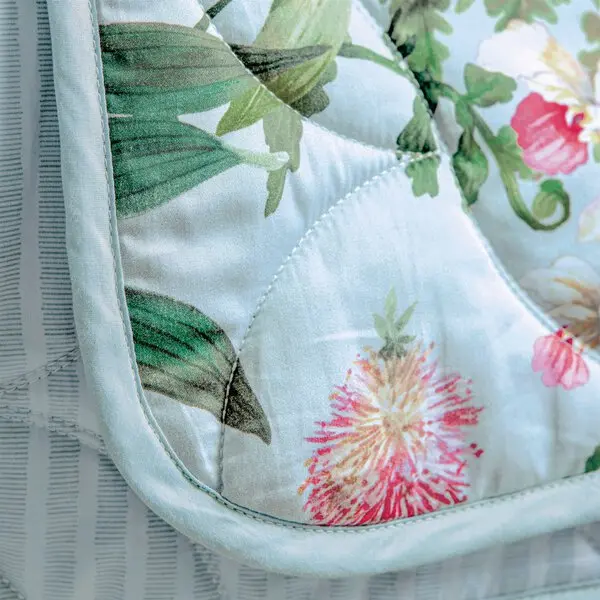 ANNE DE SOLENE Conte Coverlet, King