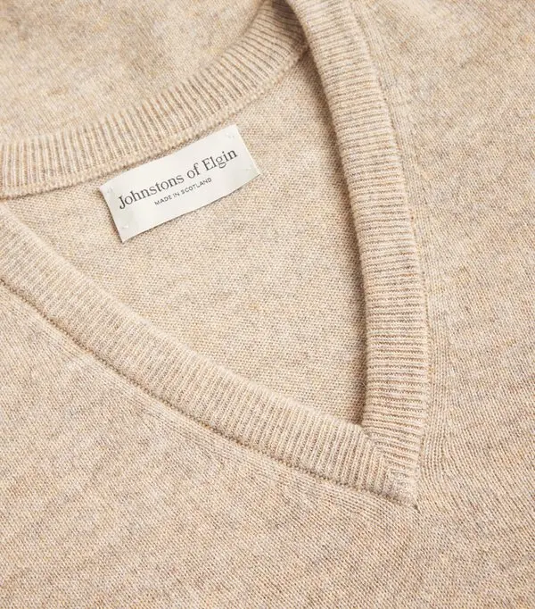 Johnstons Of Elgin Cashmere V-neck Sweater - Beige