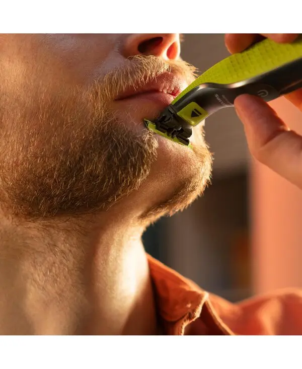 NORELCO Philips Oneblade 360 Face Hybrid Electric Shaver