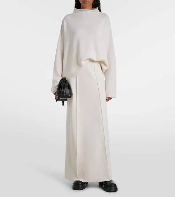 LISA YANG Sandy Cashmere Turtleneck Sweater