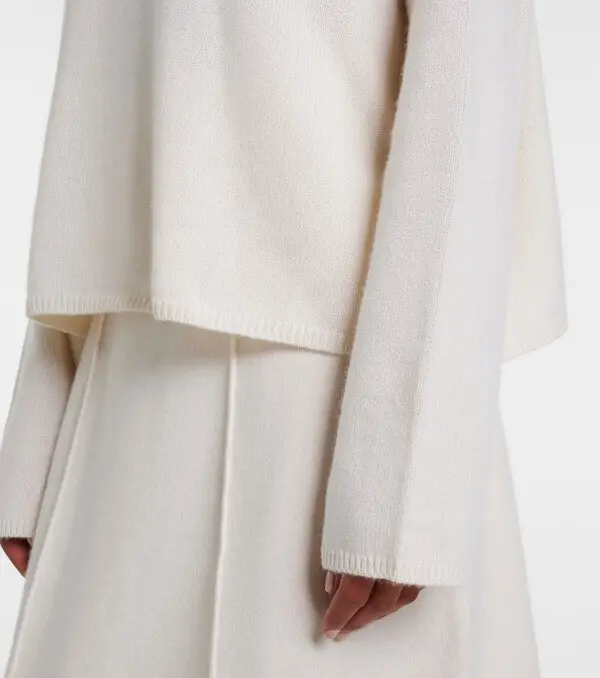 LISA YANG Sandy Cashmere Turtleneck Sweater