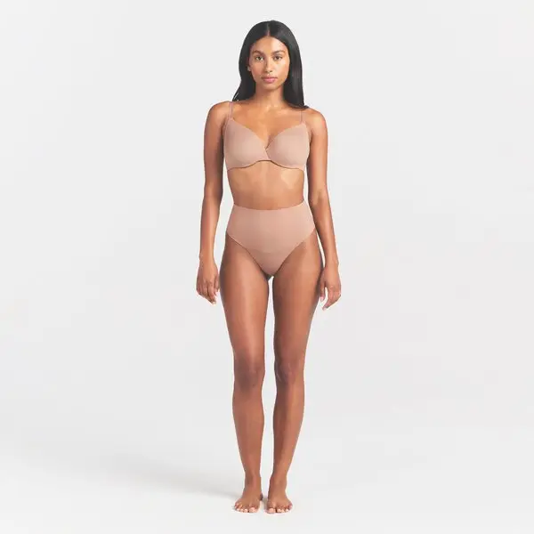 SKIMS Full Coverage Bra | Deep Neutral | | Smoothing Intimates - Sienna