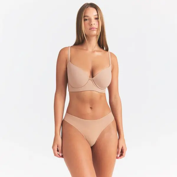 SKIMS Back Smoothing Full Coverage Bra | Light Neutral | | Fits Everybody - Clay