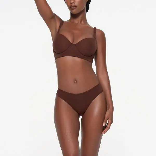 SKIMS Fits Everybody Back Smoothing Full Coverage Bra - Cocoa