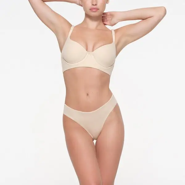 SKIMS Fits Everybody Back Smoothing Full Coverage Bra - Sand