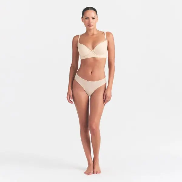 SKIMS Back Smoothing Full Coverage Bra | Medium Neutral | | Fits Everybody - Sand