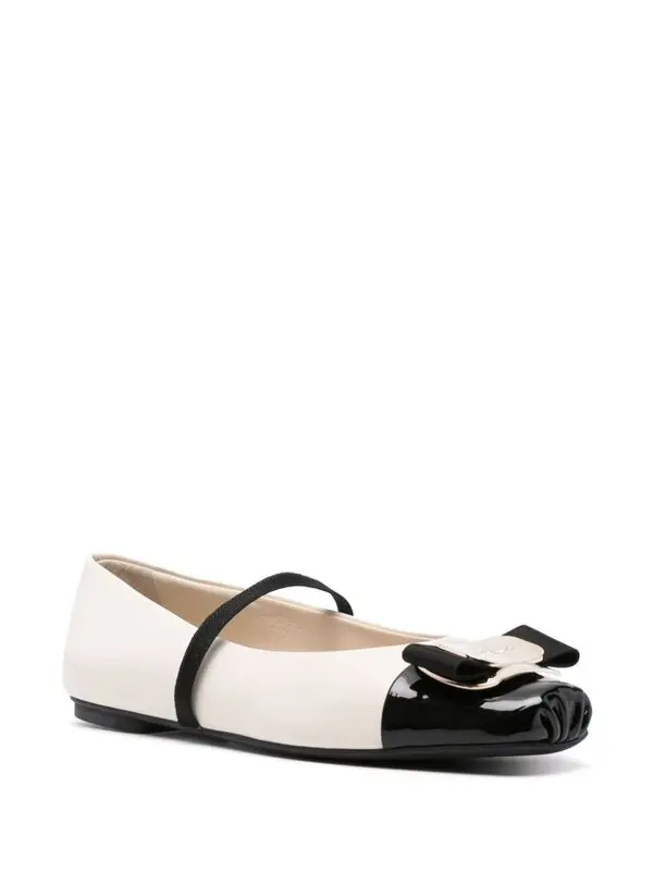 FERRAGAMO Vara Bow Ballerina Flats - Neutrals
