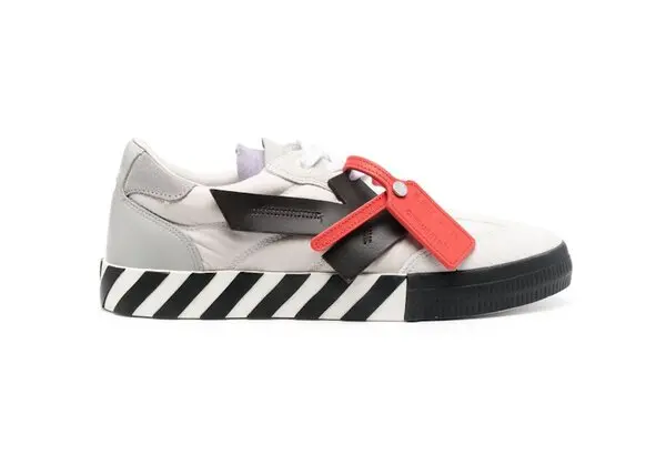 Off-White Off Vulc Low Logo Patchin Sneakers - White/black