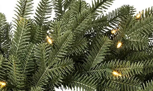BALSAM HILL Balsam Fir Pre Lit Wreath