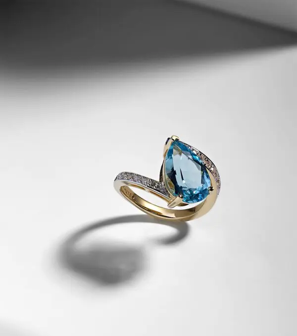 Mateo Slanted Gold Ring - Yellow