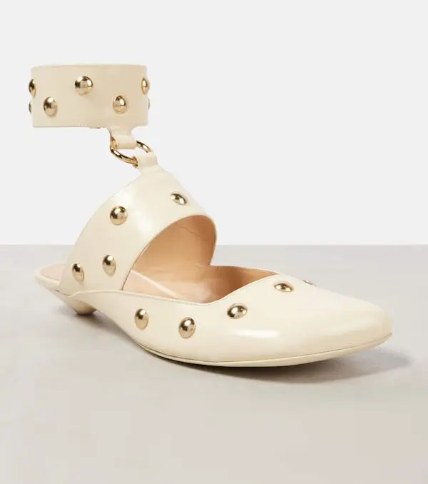 Chloé Jade Studded Leather Sandals - White