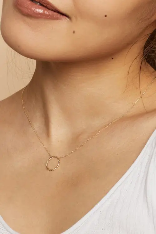ORADINA 14k Gold Caesar Pendant Necklace