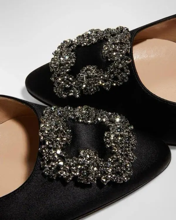 Manolo Blahnik Hangisi Slingback Pumps - Black