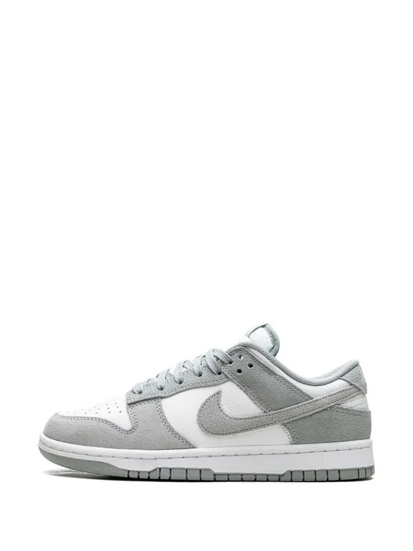 Nike Dunk Low Top Sneakers