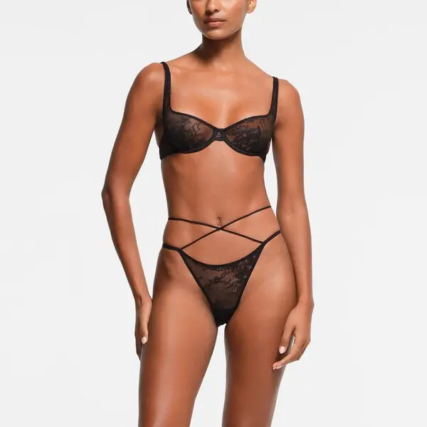 SKIMS Ultra Fine Lace Skimpy Scoop Bra