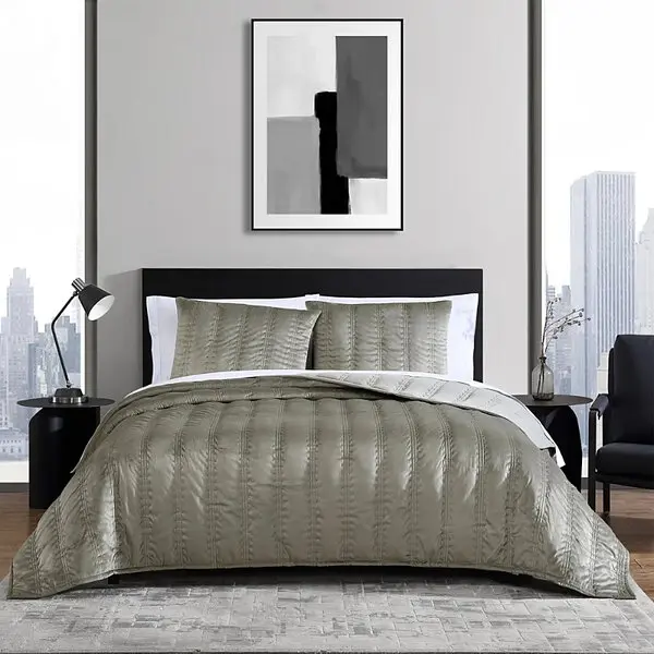 Vera Wang Velvet Linear Stitch 3 Piece Quilt Set, King - Silver Leaf