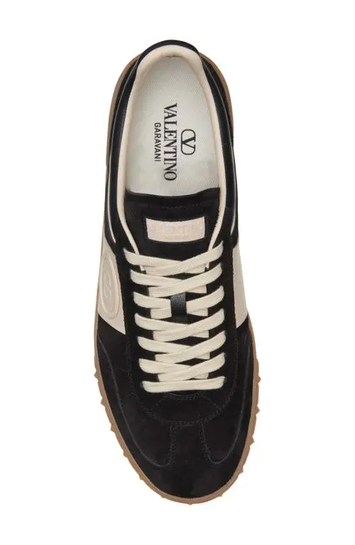 Valentino Garavani Upvillage Low Top Sneakers - Black Multi