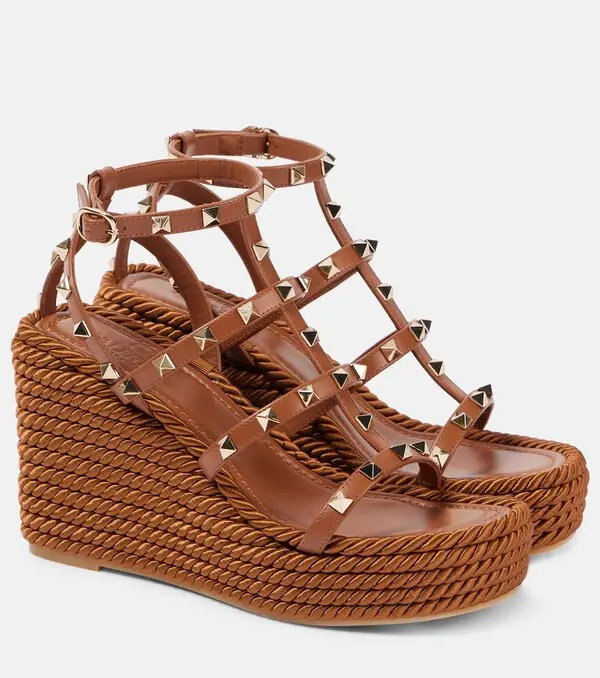 Valentino Garavani Rockstud Torchon 95 Leather Espadrille Wedges - Brown