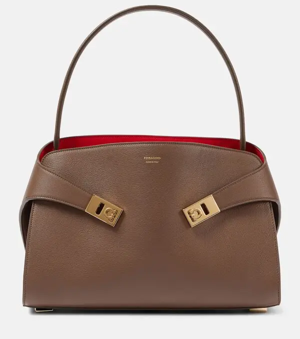 FERRAGAMO Hug Medium Leather Shoulder Bag - Red
