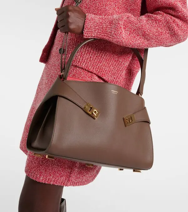 FERRAGAMO Hug Medium Leather Shoulder Bag - Red