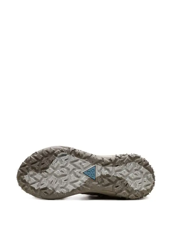 Nike Mountain Fly 2 Low Sneakers - Neutrals