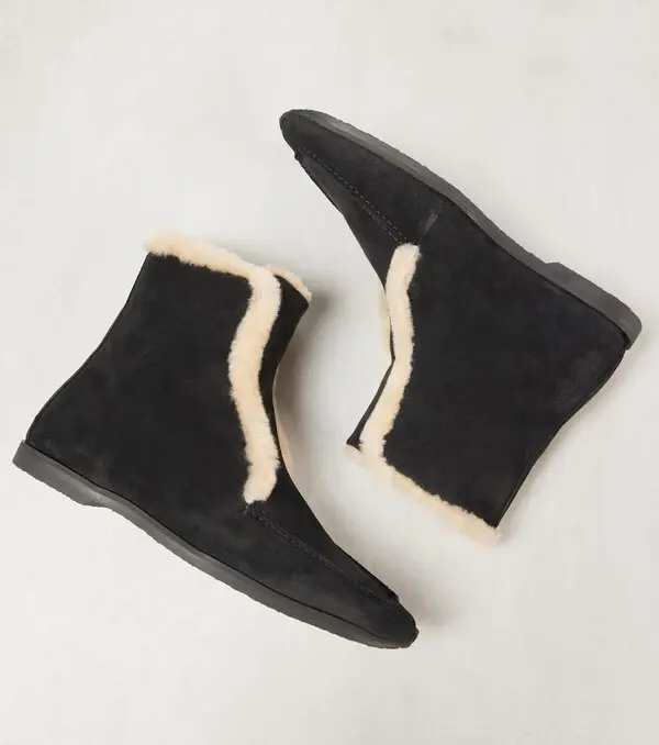 TOTEME Shearling-lined Leather Ankle Boots - Black