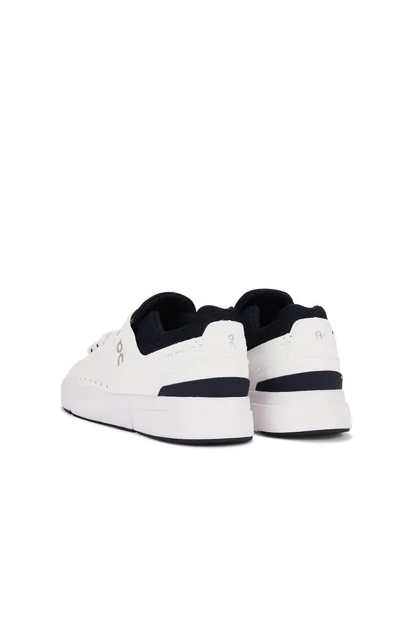 On The Roger Advantage Sneakers - White & Midnight