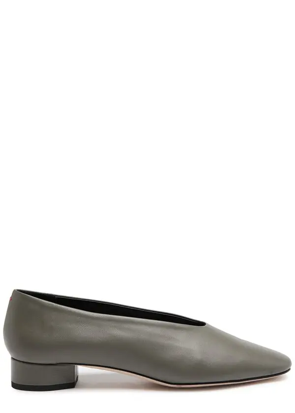 AeydĒ Delia 30 Leather Pumps