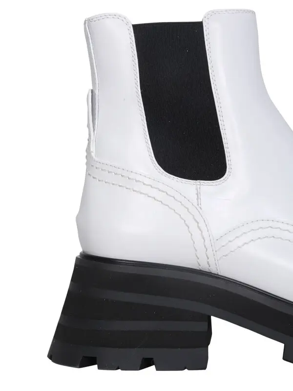 Alexander McQueen Wander Chelsea Boots - Ivory