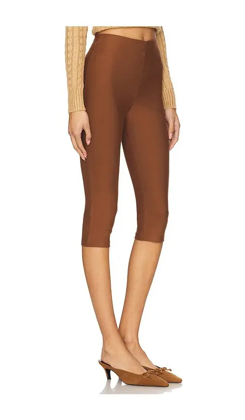 Superdown Chaya Capri