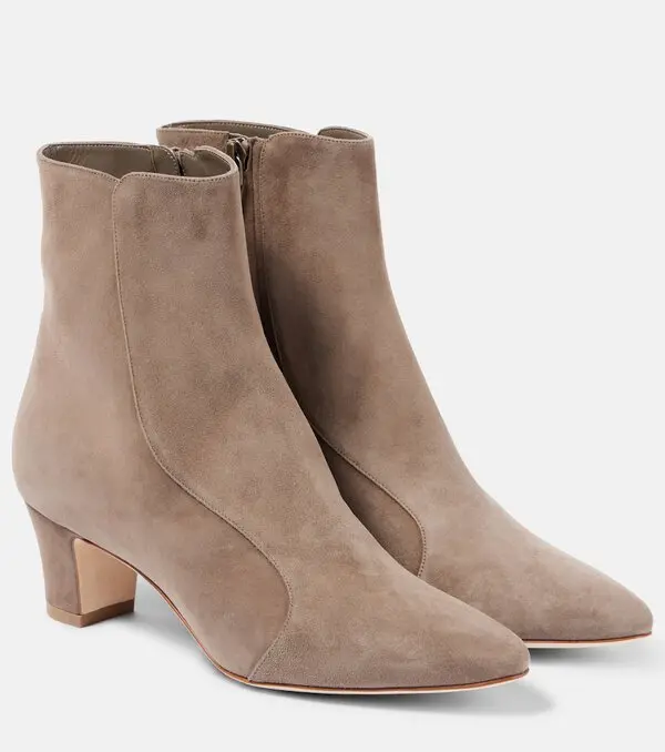 Manolo Blahnik Myconia 50 Suede Booties - Beige