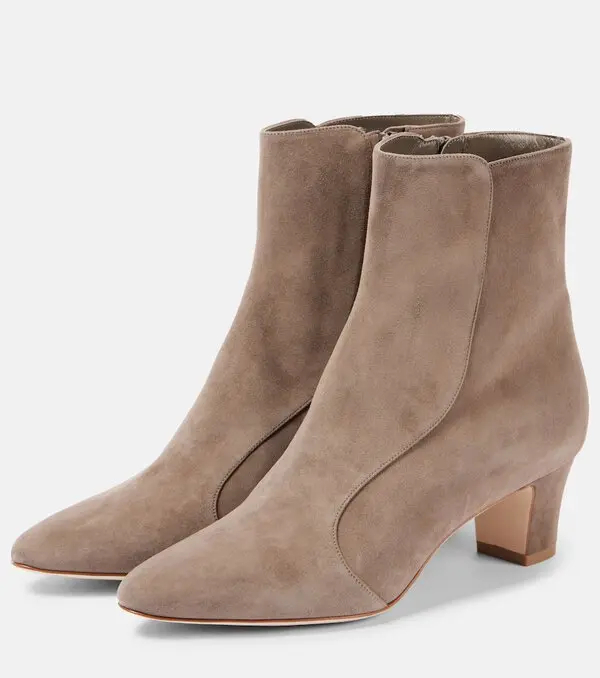Manolo Blahnik Myconia 50 Suede Booties - Beige