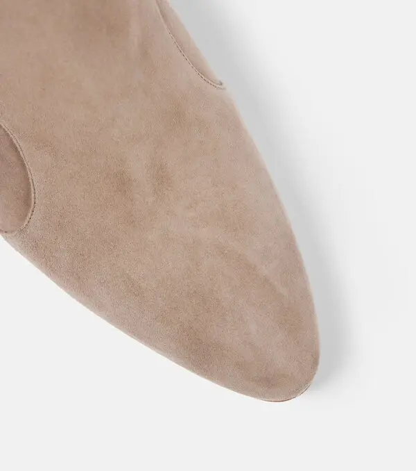 Manolo Blahnik Myconia 50 Suede Booties - Beige