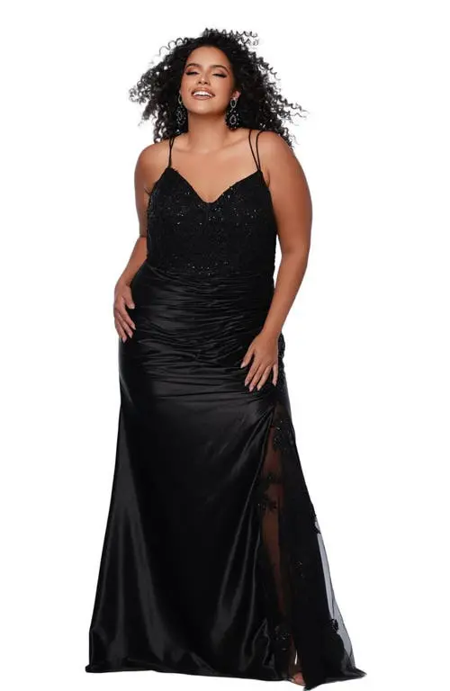 SYDNEY'S CLOSET V-neckline Fitted Gown