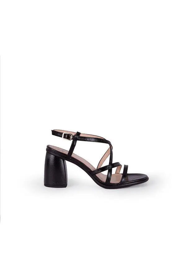 MENINA STEP Cloe Sandals - Black