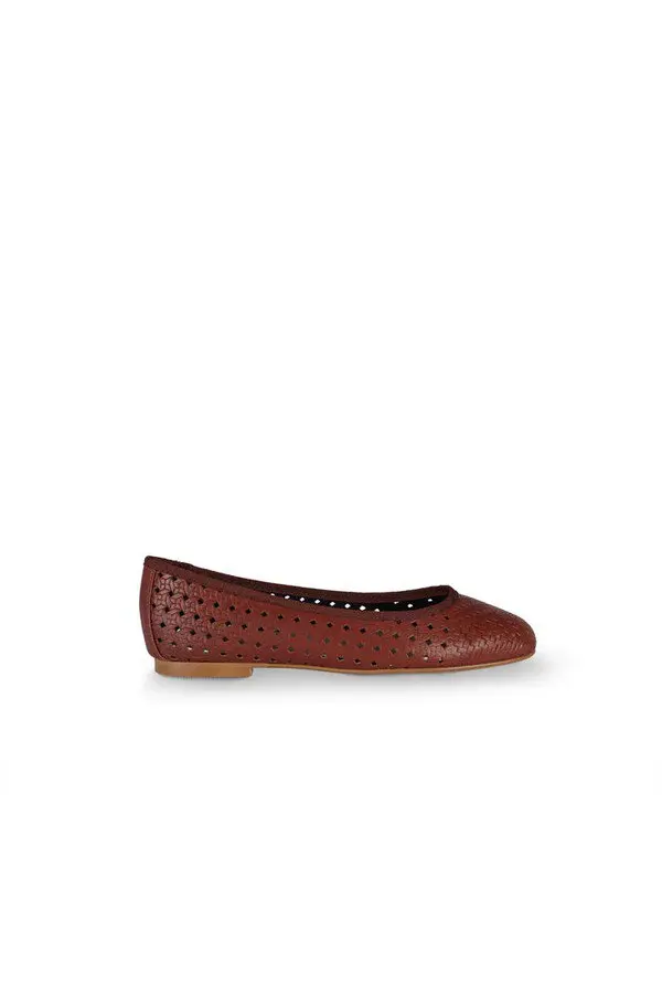 MENINA STEP Martine Almond Toe Ballet Flats