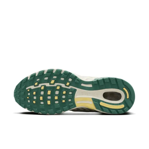 Nike Pegasus 2005 Athletic Shoes