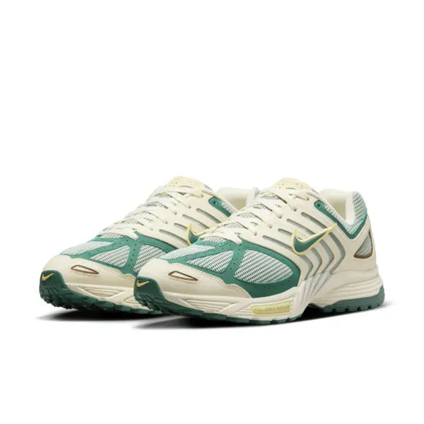 Nike Pegasus 2005 Athletic Shoes
