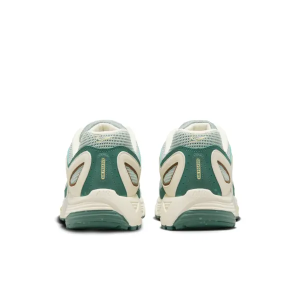 Nike Pegasus 2005 Athletic Shoes