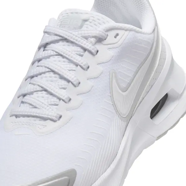 Nike Air Max Nuaxis Sneakers