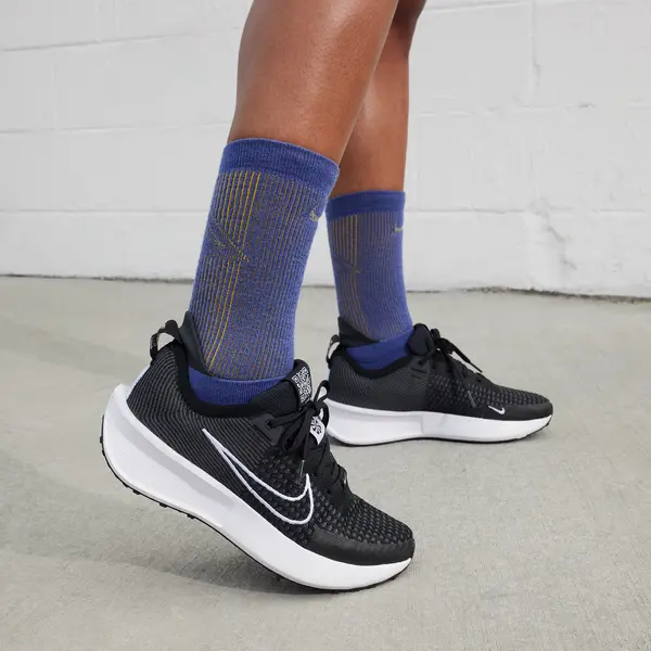 Nike Interact Run Road Running Shoes